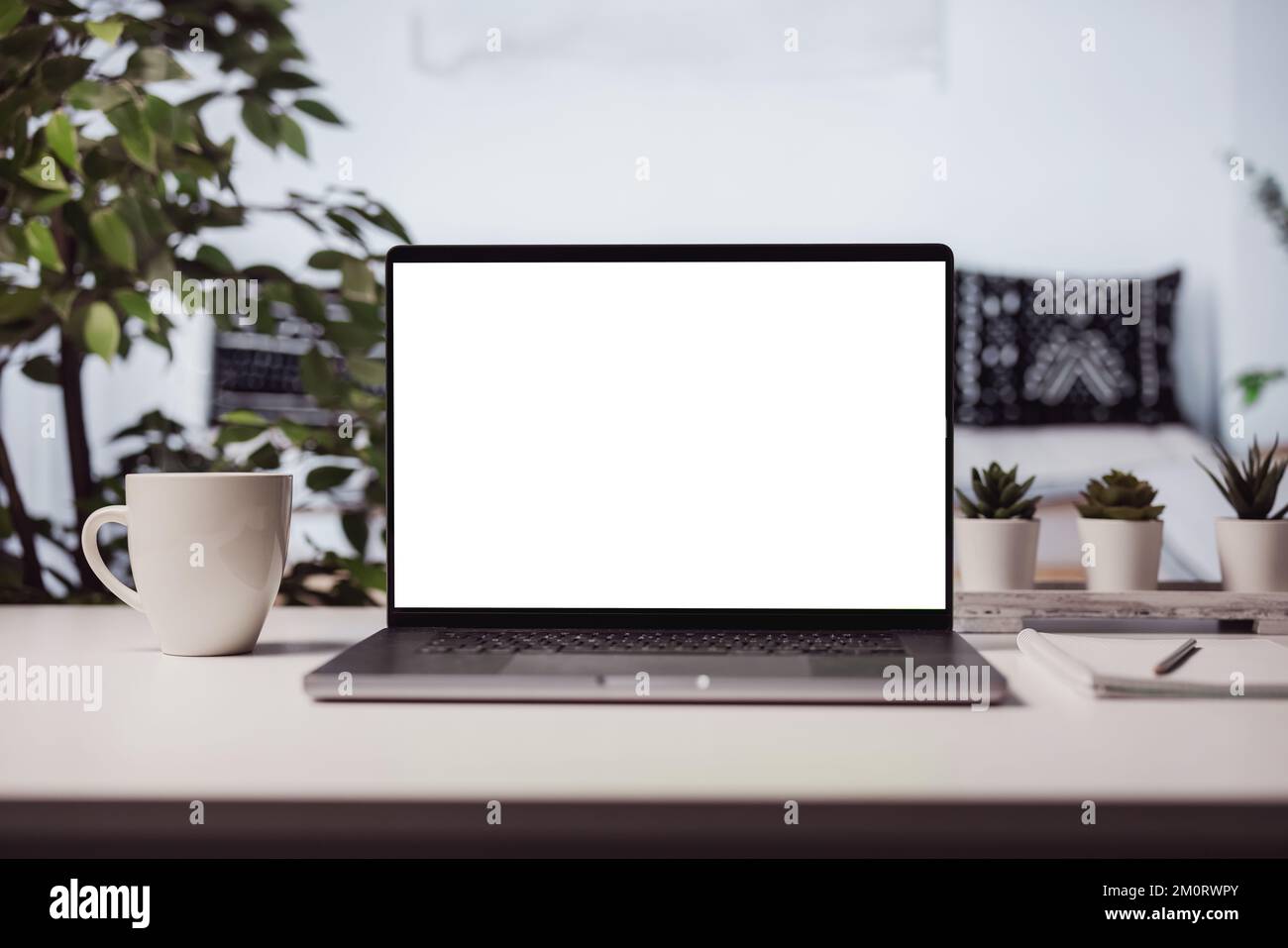 Blank screen laptop on desk Stock Photo - Alamy Blank screen laptop on desk Stock Photo - Alamy