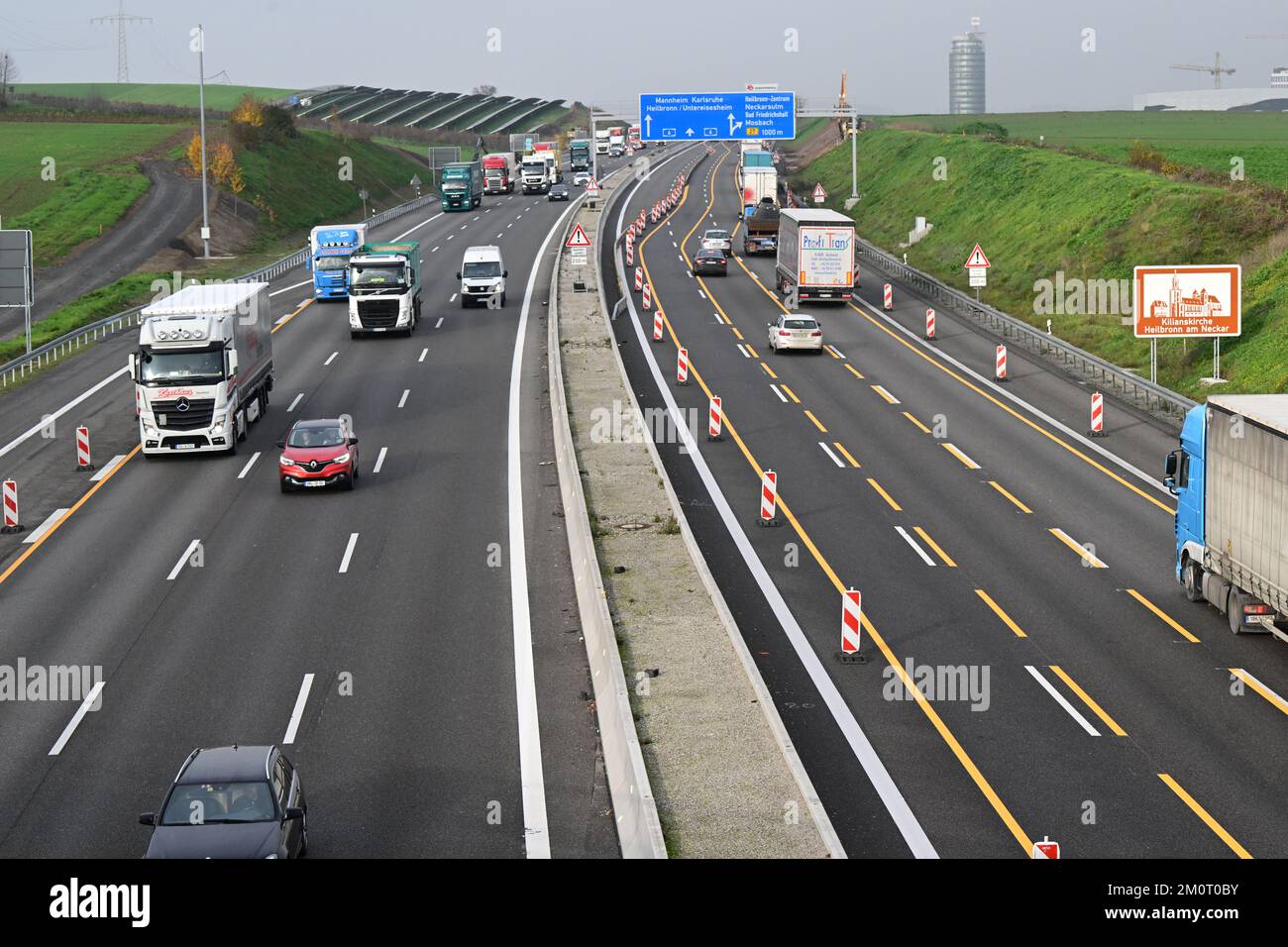 Weinsberg, Germany. 08th Dec, 2022. The A6 freeway near Weinsberg has ...
