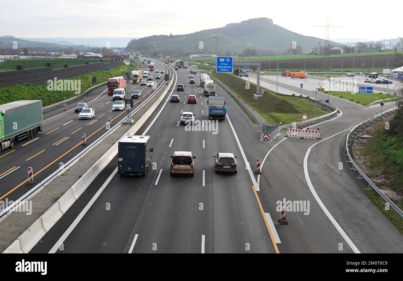 Weinsberg, Germany. 08th Dec, 2022. The A6 freeway near Weinsberg has ...