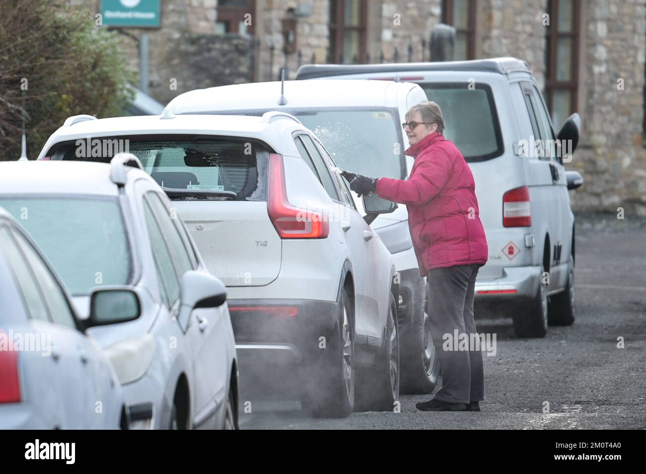 Kendal, Cumbria 8th December 2022. Freezing temperatures of -4 degrees ...