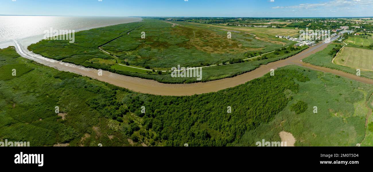 France, Charente-Maritime, Gironde estuary, Mortagne-sur-Gironde, stone ...