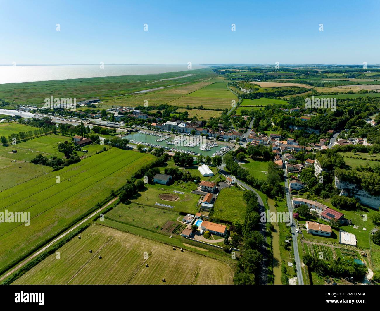 France, Charente-Maritime, Gironde estuary, Mortagne-sur-Gironde, stone ...