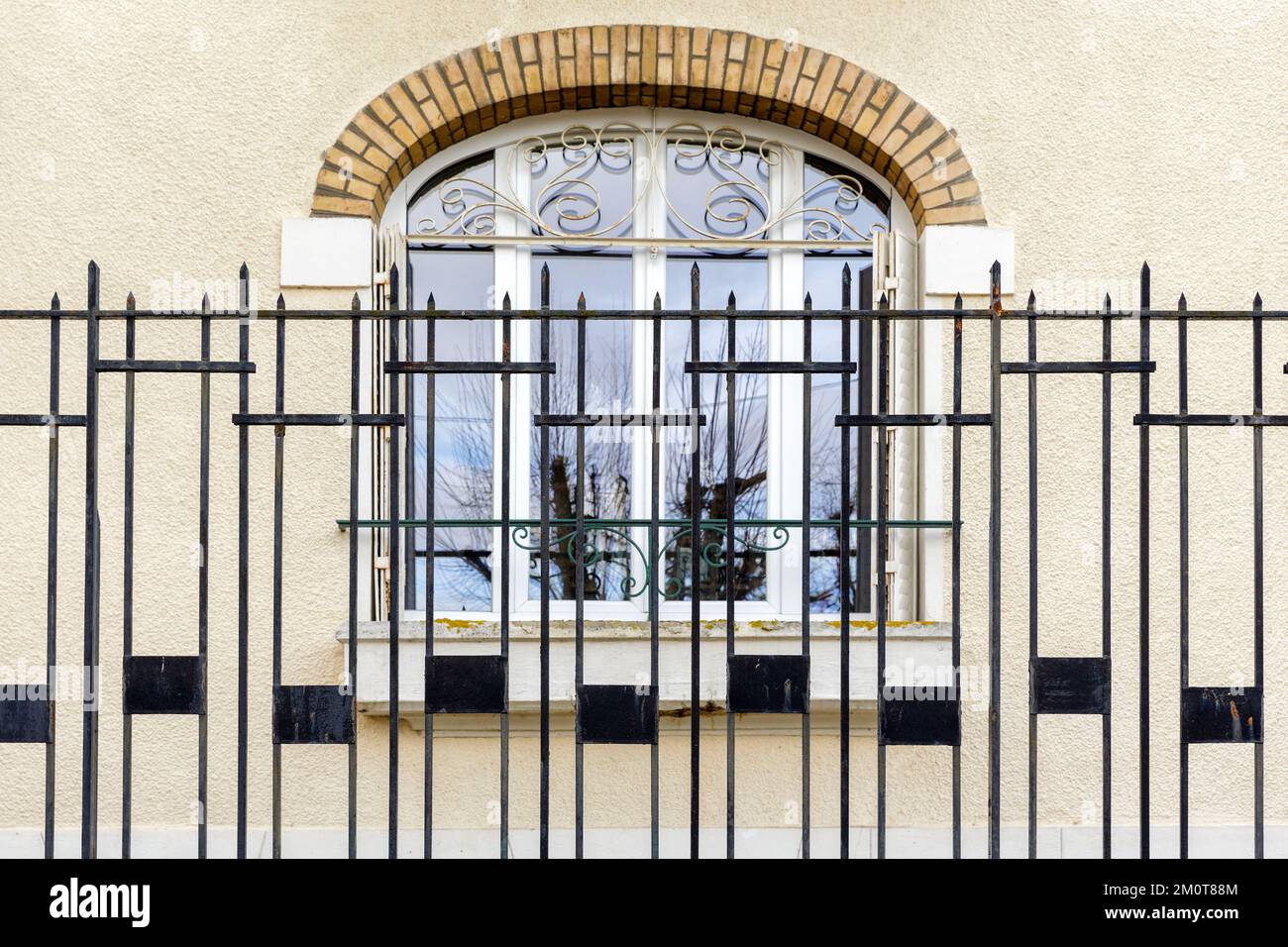France, Meurthe et Moselle, Nancy, facade of a house and iron garden ...