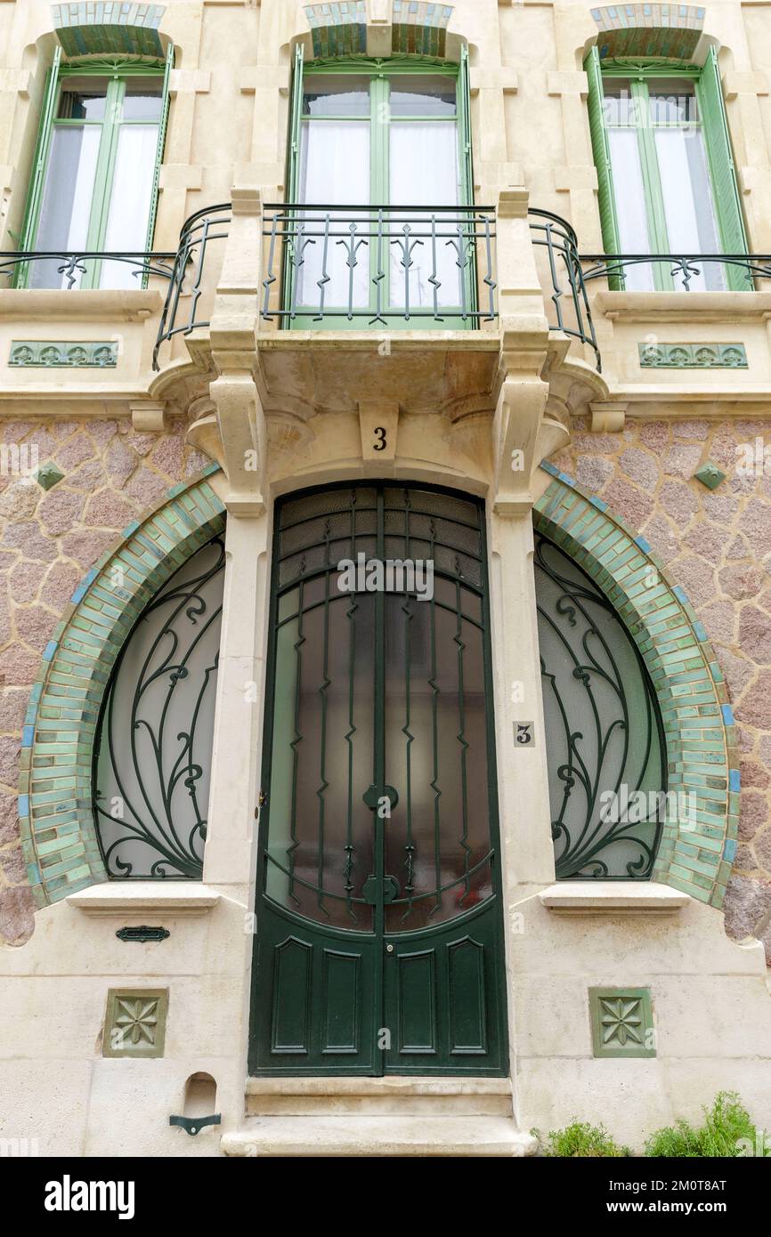 France, Meurthe et Moselle, Nancy, doorway of house in Art Nouveau ...