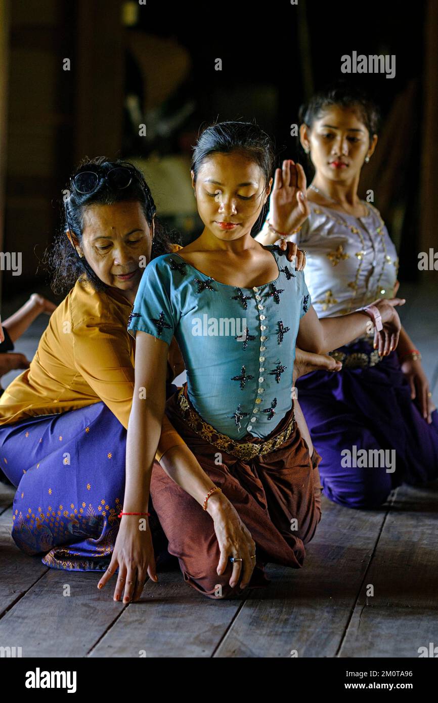 Cambodia, Phnom Penh, classic khmer dance, on the immaterial heritage ...