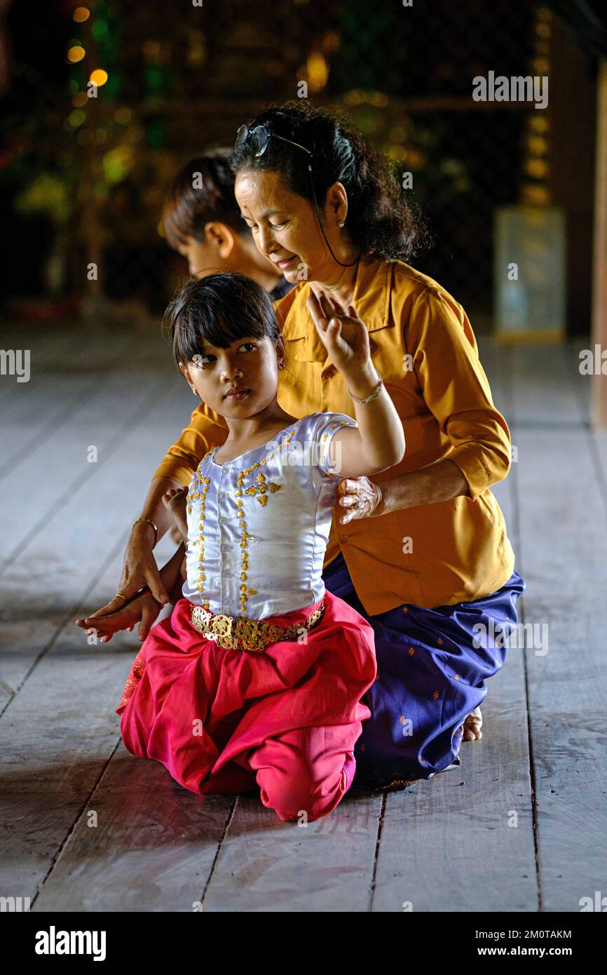 Cambodia, Phnom Penh, classic khmer dance, on the immaterial heritage ...