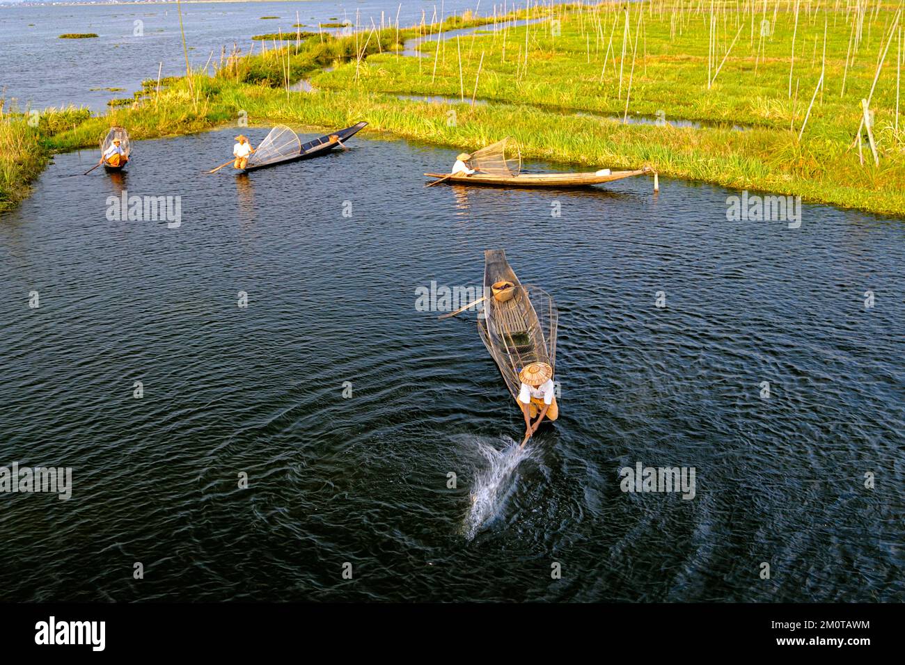 Burma, Myanmar, Shan state, Inle Lake, Intha etnic group fisherman ...