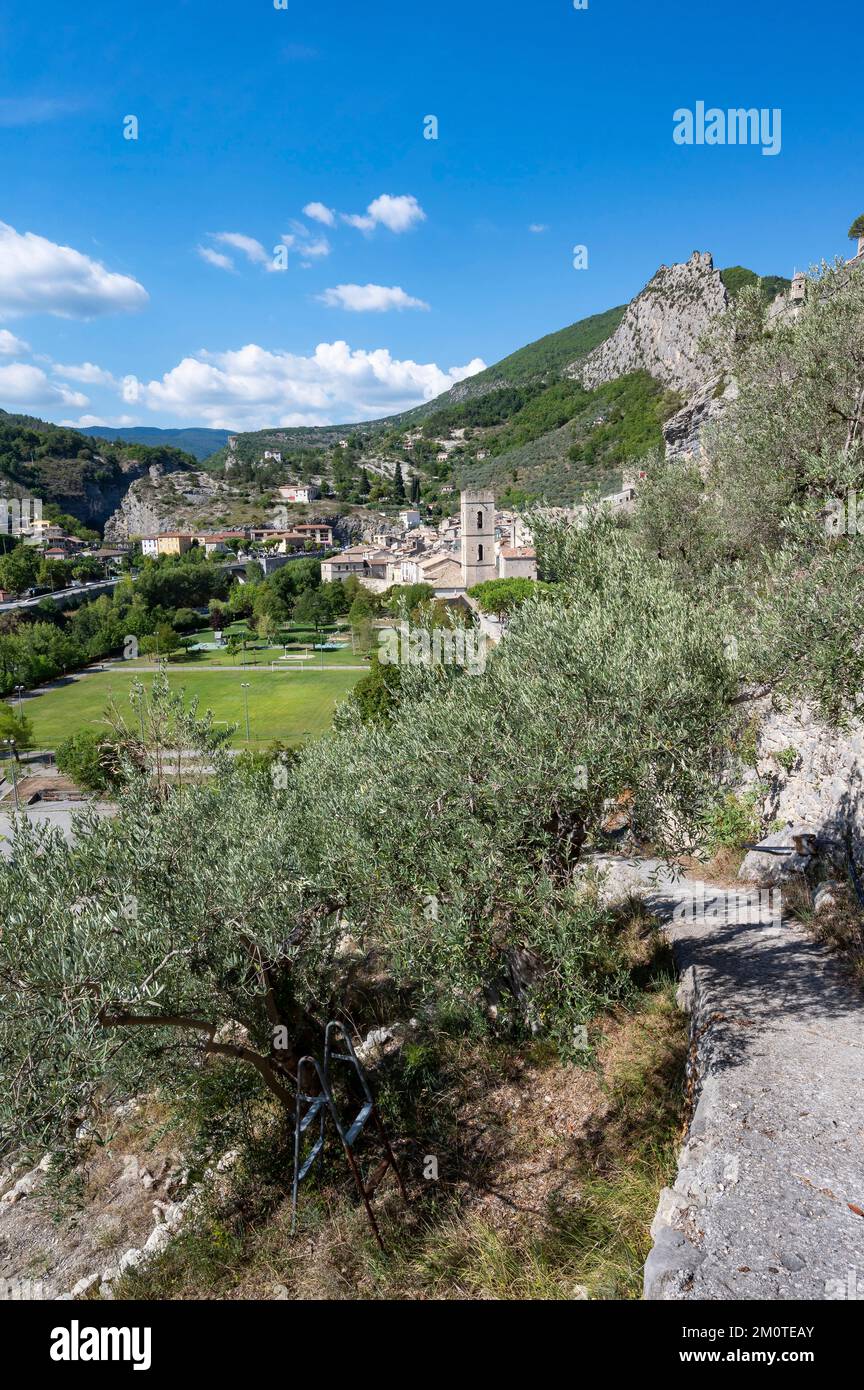 France, Alpes de Haute Provence, Entrevaux, village and city of ...