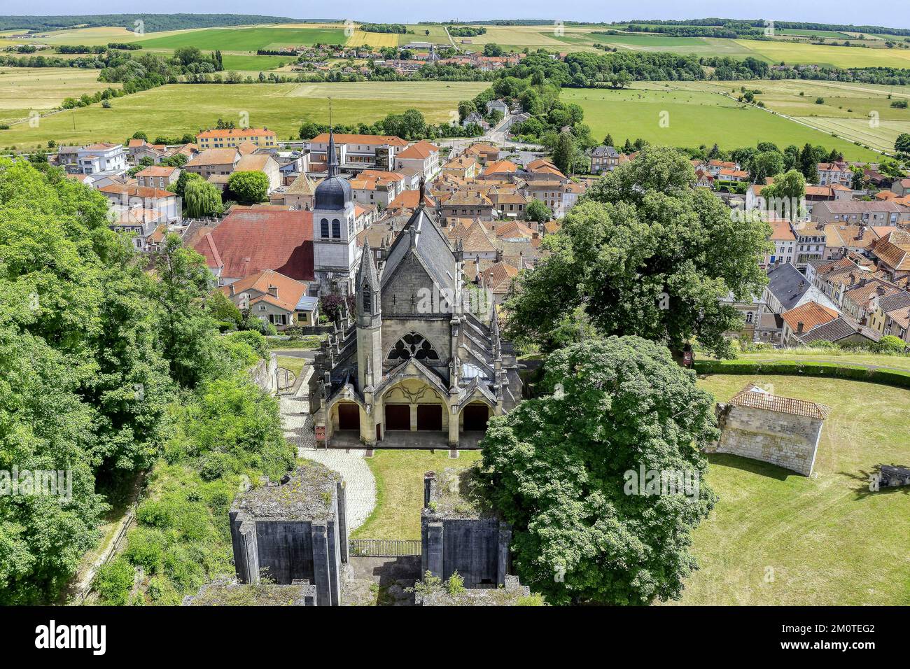 Old castle and chapelle castrale hi-res stock photography and images ...