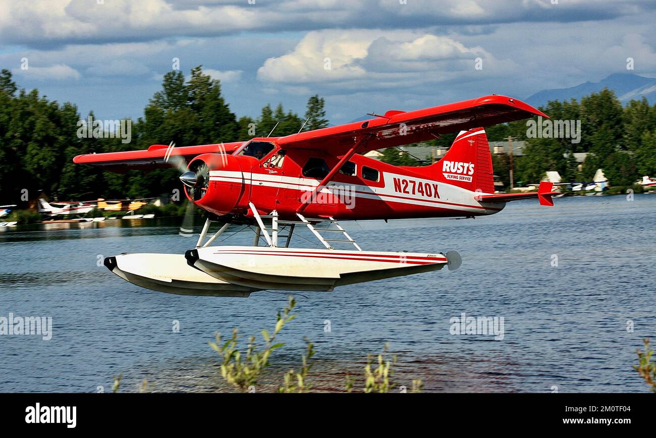 Float plane Alaska, Lake Hood Stock Photo - Alamy