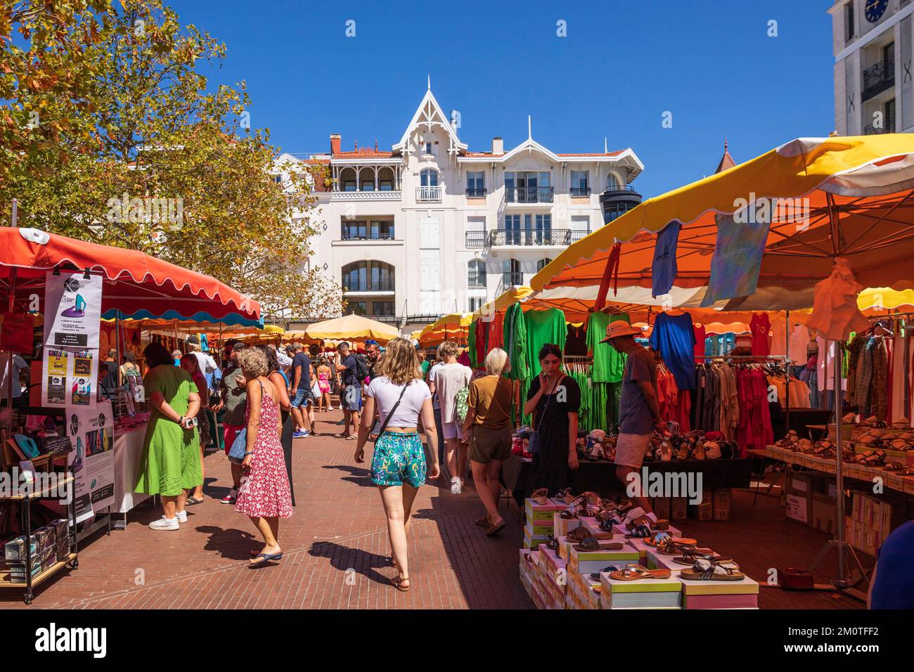 Arcachon market hi-res stock photography and images - Alamy