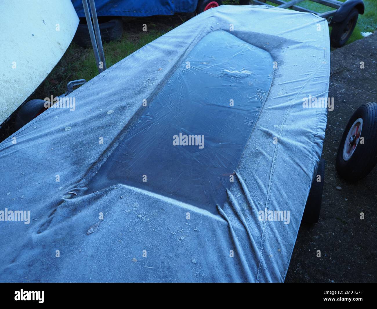 Sheerness, Kent, UK. 8th Dec, 2022. UK Weather: an icy frost in ...