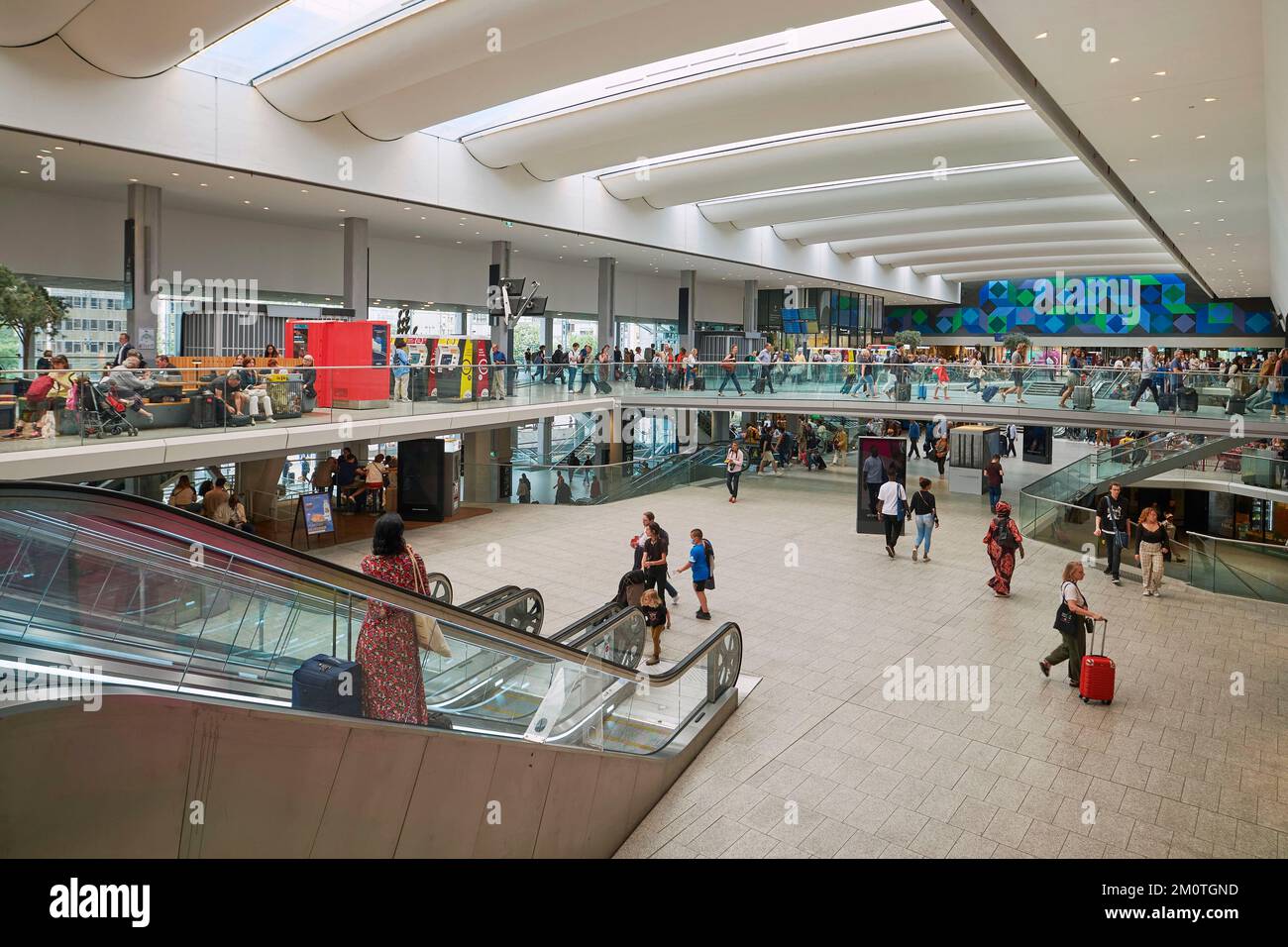 Gare montparnasse building hi-res stock photography and images - Alamy