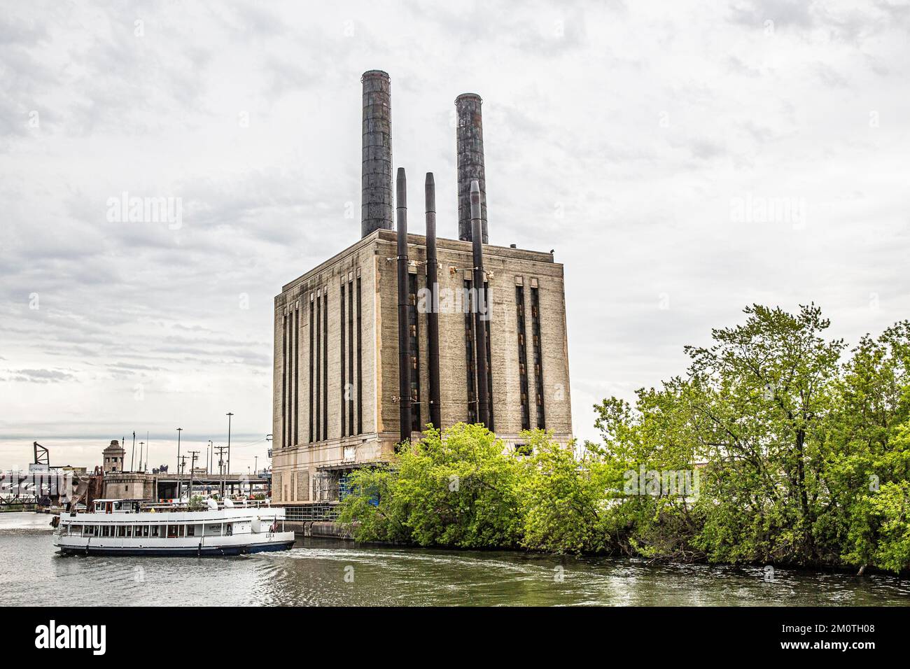 United States, Illinois, Chicago, boat cruise at the foot of an old ...