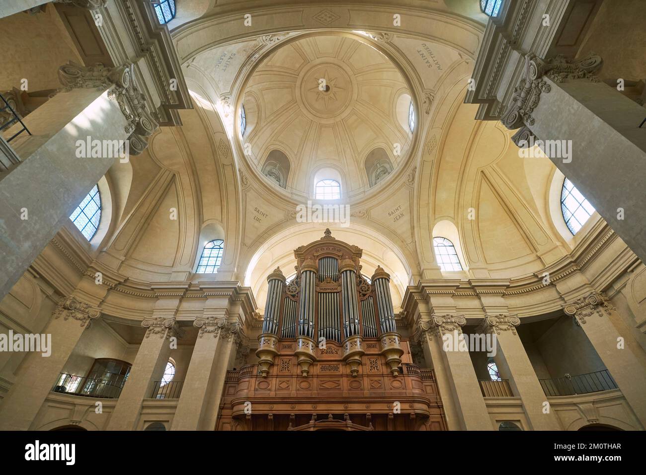 Protestant temple paris hi-res stock photography and images - Alamy