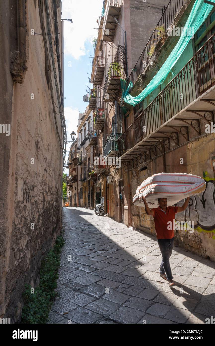 Palermo street view hi-res stock photography and images - Alamy