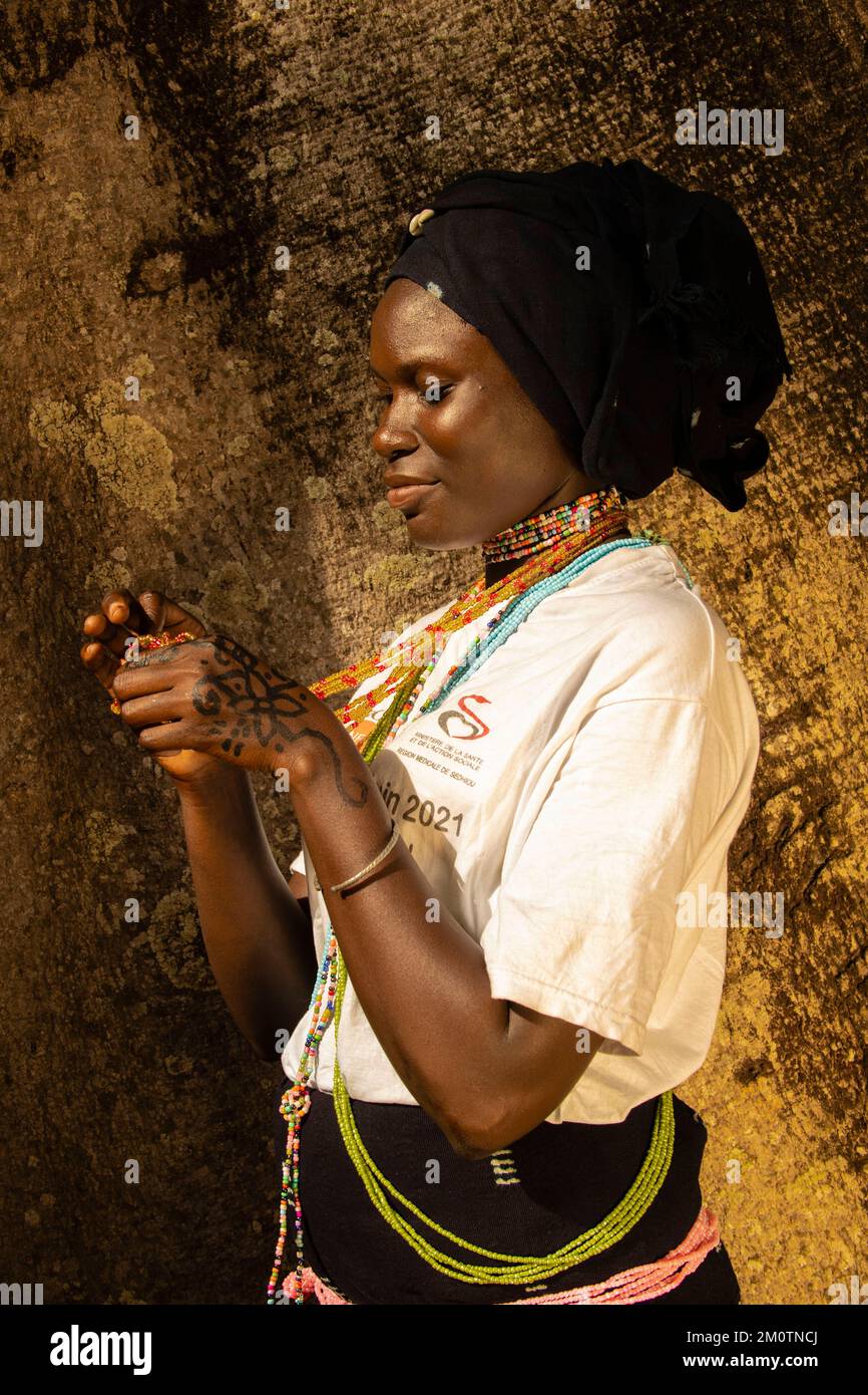 Senegal, Casamance, Ziguinchor district, woman of the Diola ethnic group wearing traditional ...