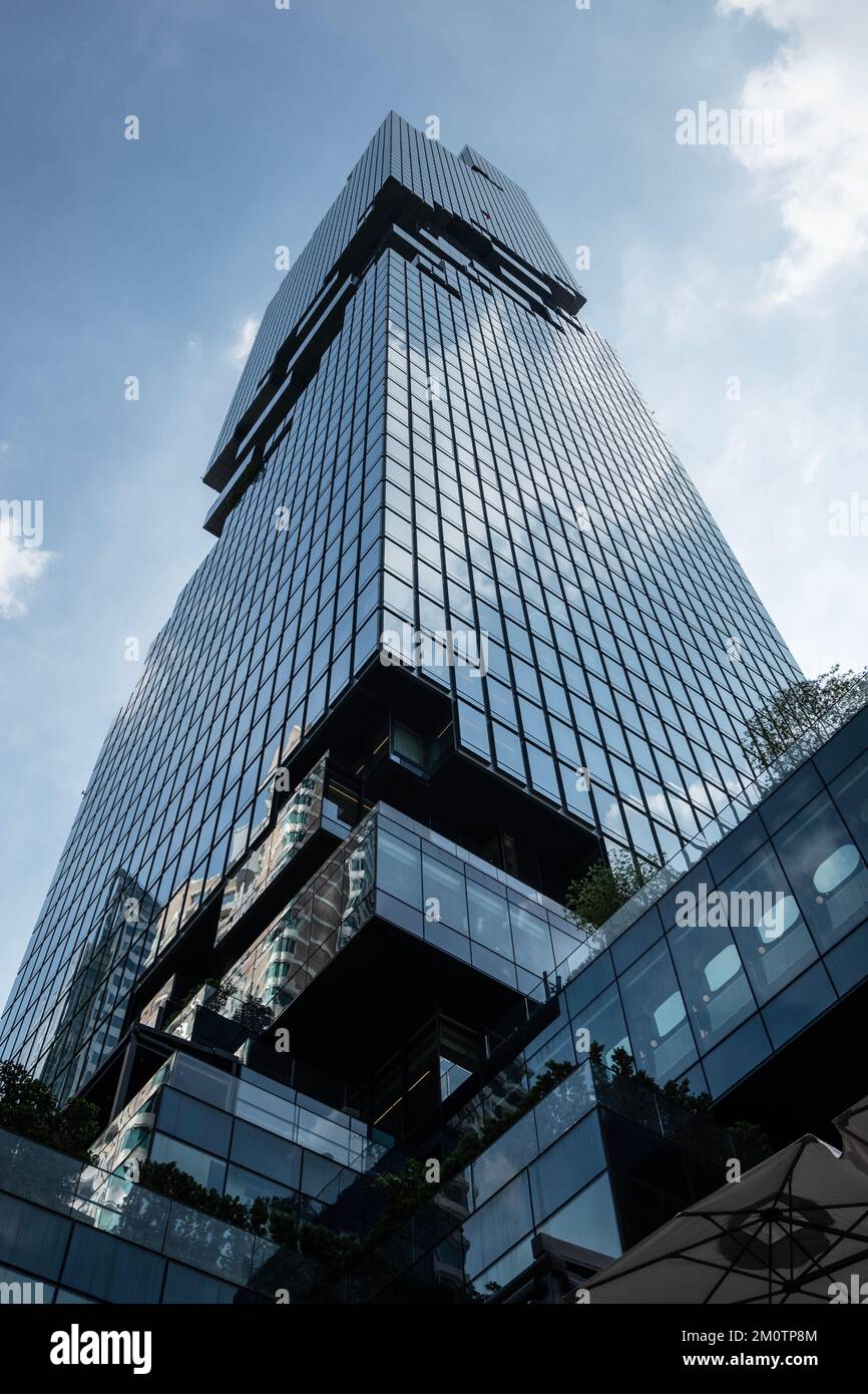King power mahanakhon glass floor hi-res stock photography and images ...