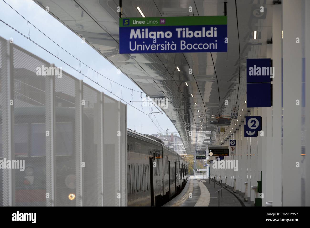 Linea ferroviaria ferroviaria hi-res stock photography and images - Alamy