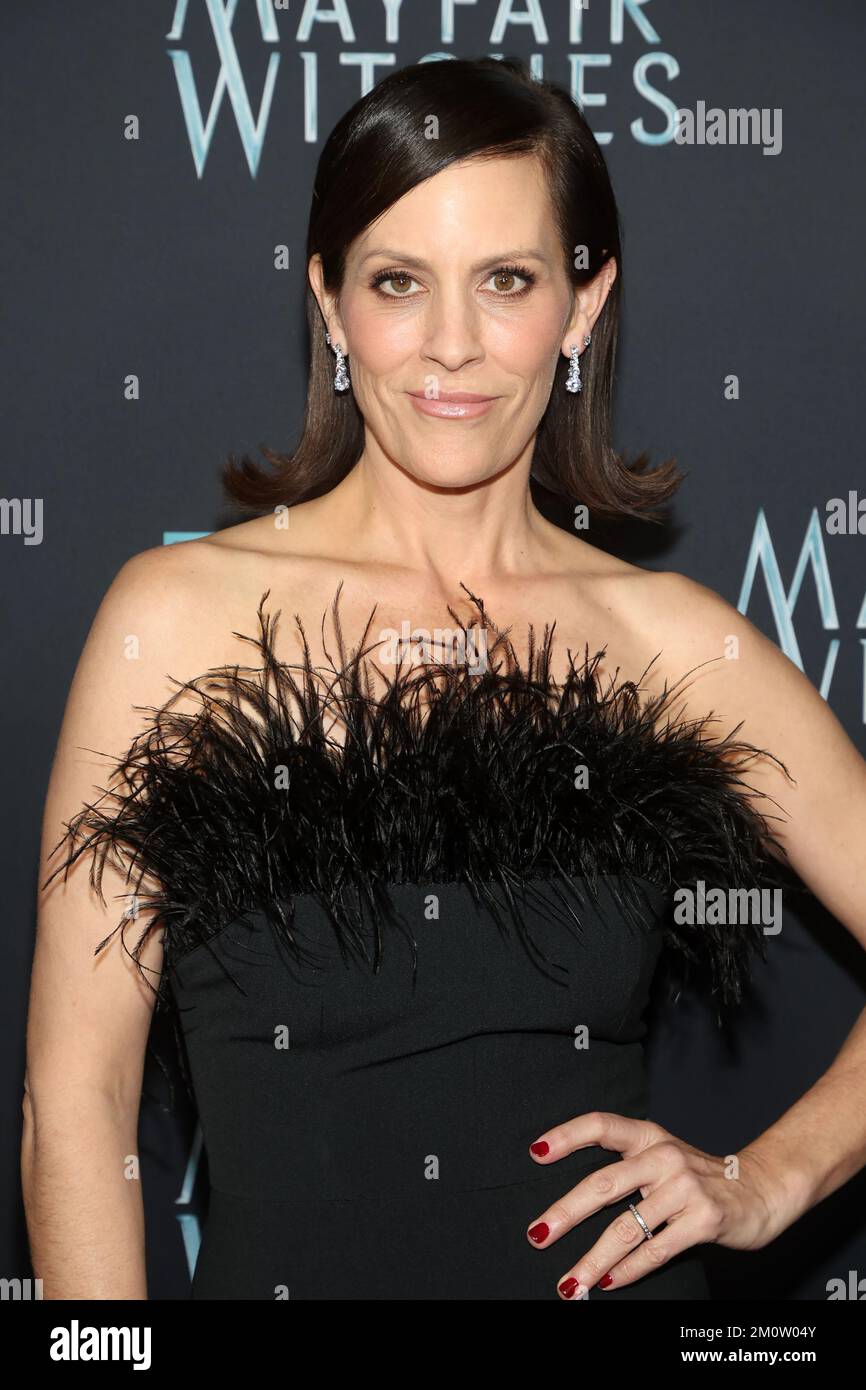Los Angeles, Ca. 7th Dec, 2022. Annabeth Gish at AMC's Anne Rice's ...
