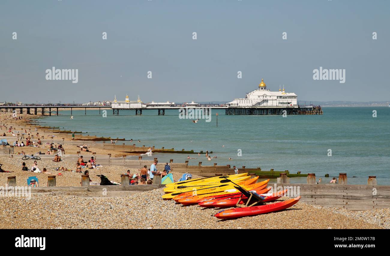 Green kyaks hi-res stock photography and images - Alamy