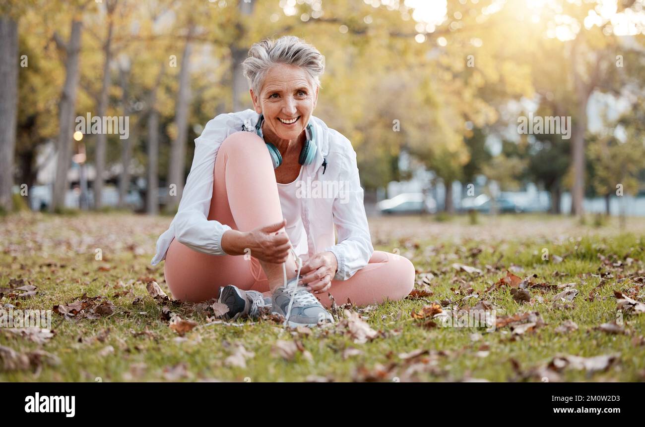 Old woman feet hi-res stock photography and images - Alamy