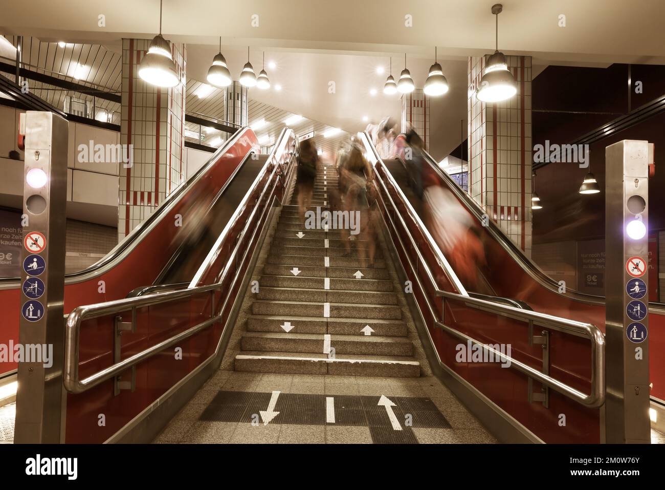 U Bahn, U Bahnstation, Verkehr, Hamburg Metro, Hamburg Subway, Hamburg ...