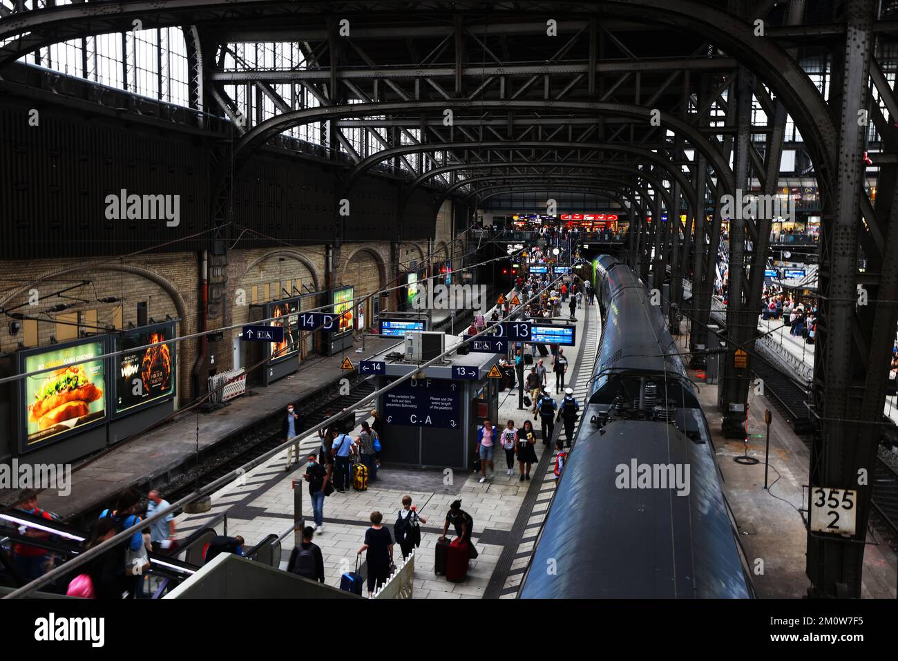 Zug, Bahnhof, Hamburg Hauptbahnhof, Der Hauptbahnhof ist die modernste ...