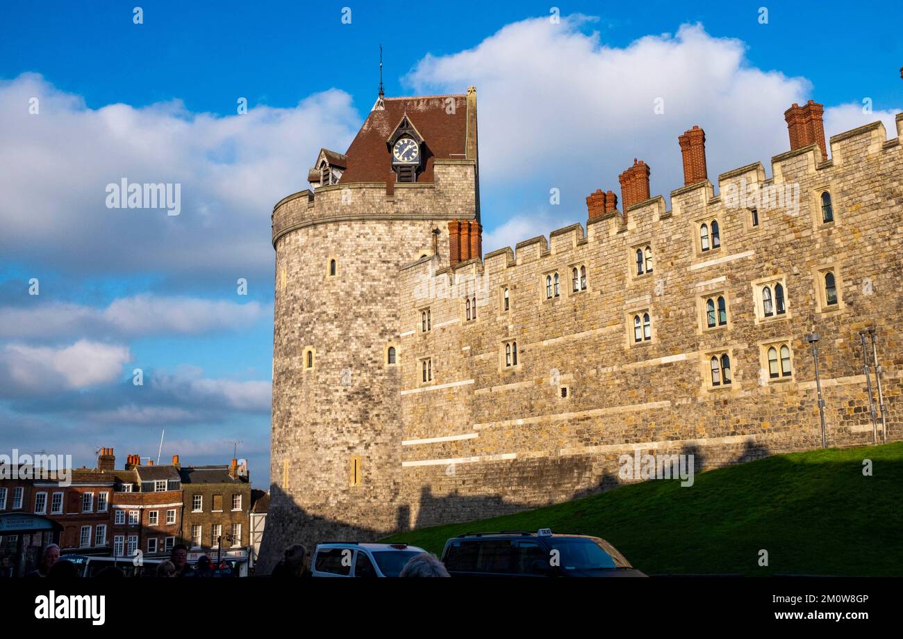 Windsor Castle exterior in winter sunshine Berkshire , England , UK ...