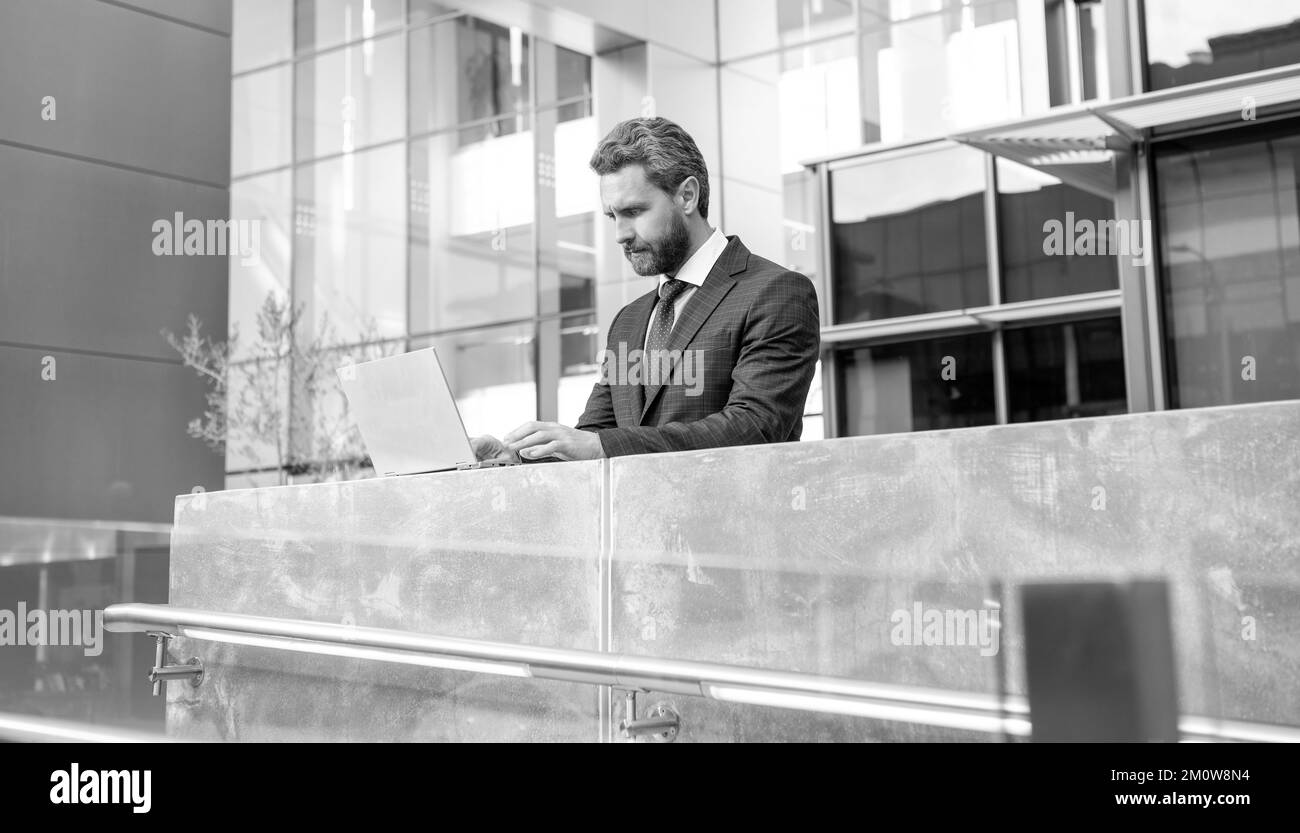 Online business success hi-res stock photography and images - Alamy