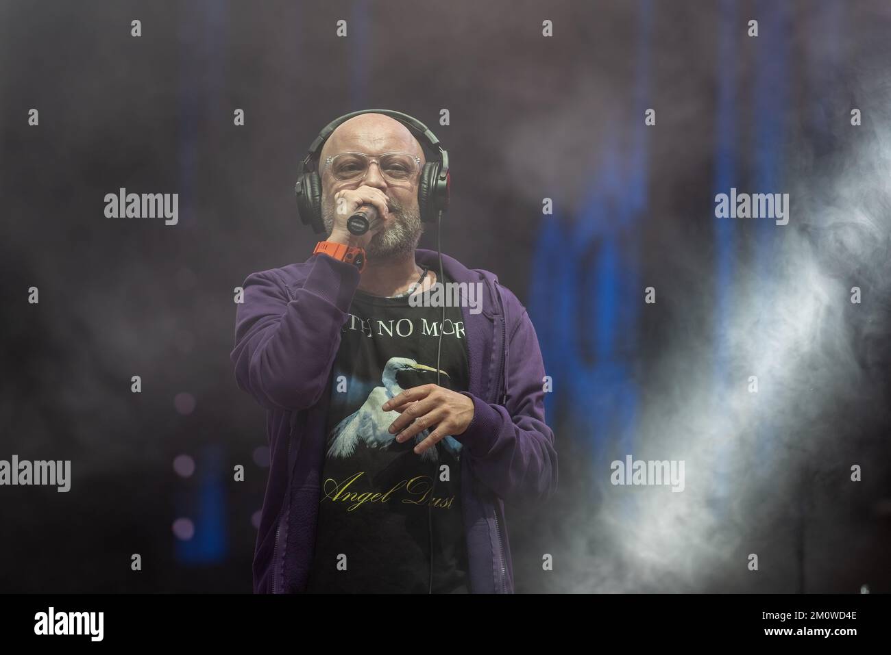 Galati, Romania - September 17, 2022: Artist Dan Amariei from Omul cu ...