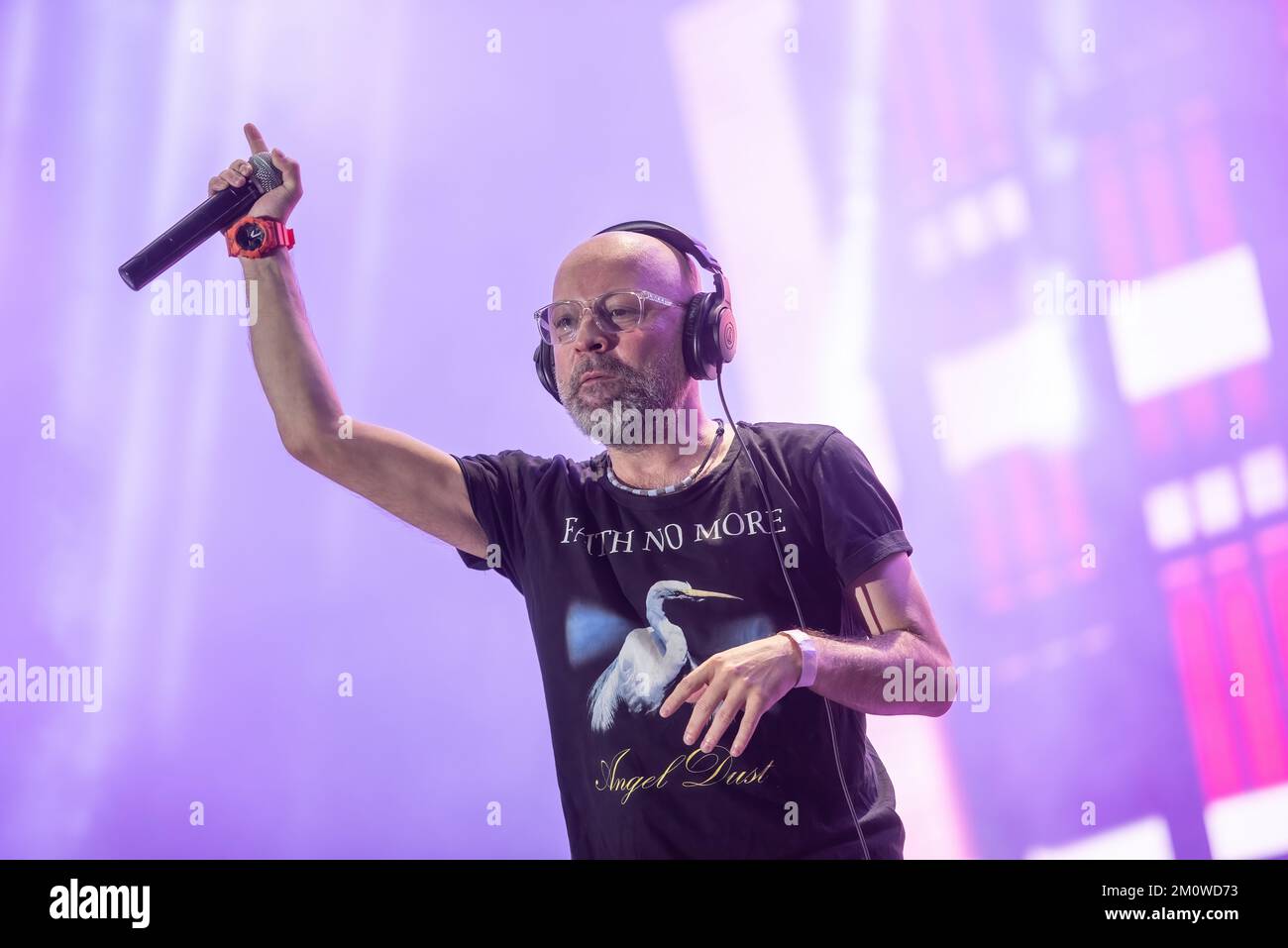 Galati, Romania - September 17, 2022: Artist Dan Amariei from Omul cu ...