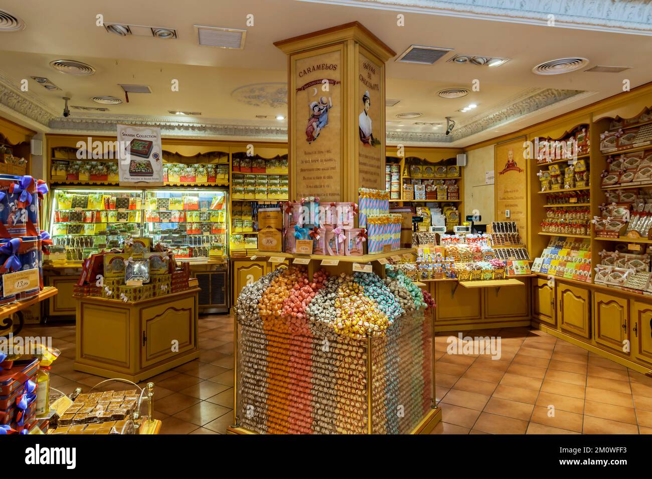 Inside traditional Candy shop, Gothic Quarter, Barcelona, Catalonia ...