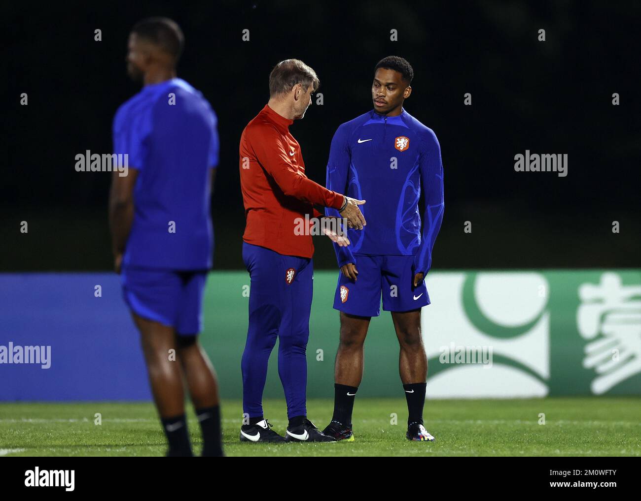DOHA - Qatar 08/12/2022, (lr) Goalkeeper coach Frans Hoek, Jurrien ...