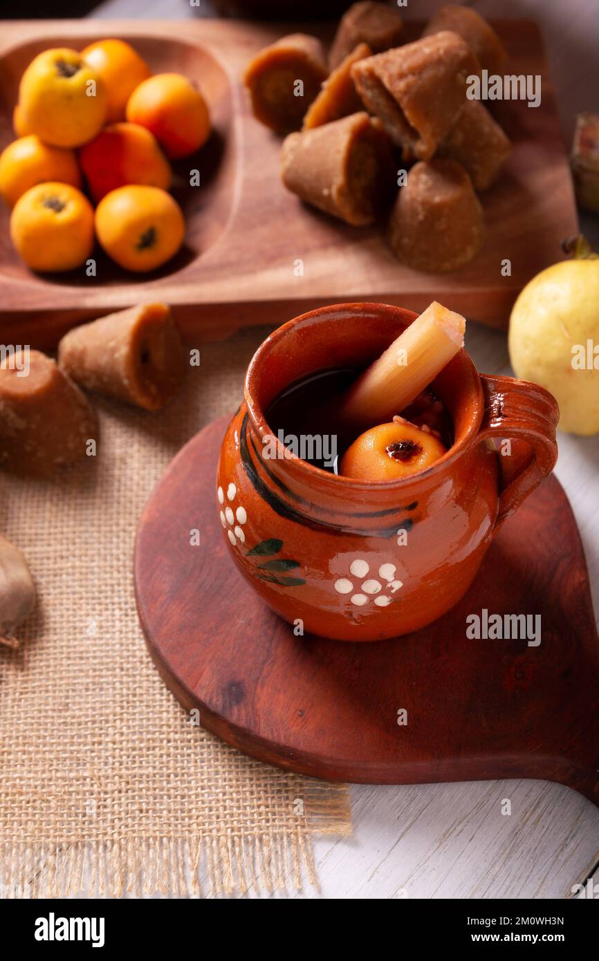 Ponche mexicano hi-res stock photography and images - Alamy