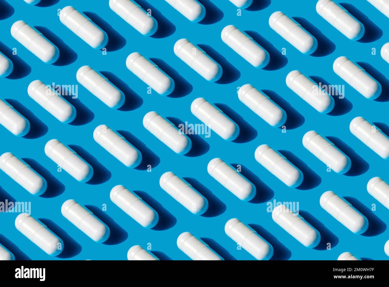 Blue and white capsule hi-res stock photography and images - Alamy