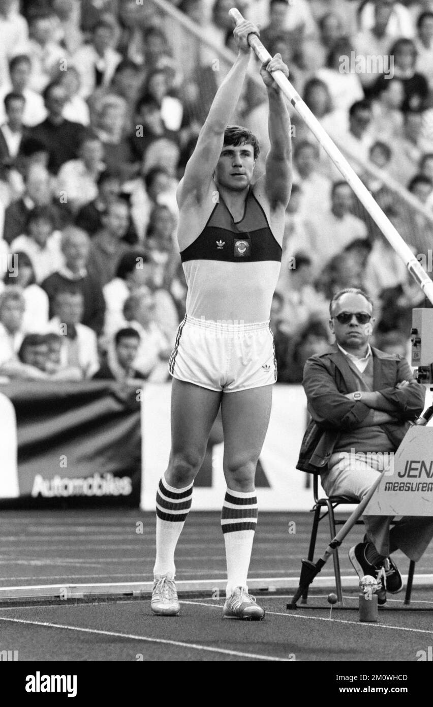 DN-GALA Stockholm 1987-06-30 Sergei Bubka Soviet pole vault Stock Photo ...