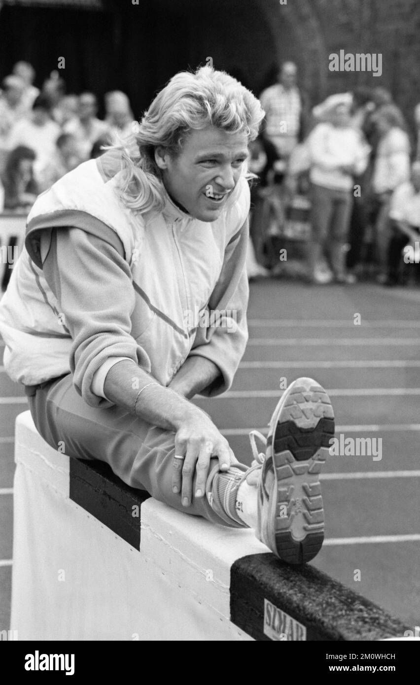 World record high jumper Black and White Stock Photos & Images - Alamy