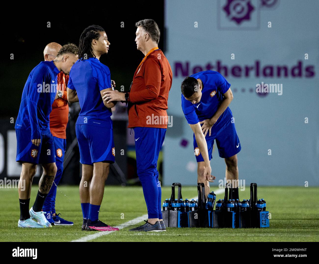 DOHA - Nathan Ake of Holland and Holland coach Louis van Gaal during a ...
