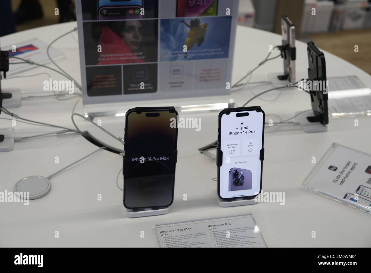 Copenhagen /Denmmark/08 December 2022/.apple iphone 1½4pro masin store ...