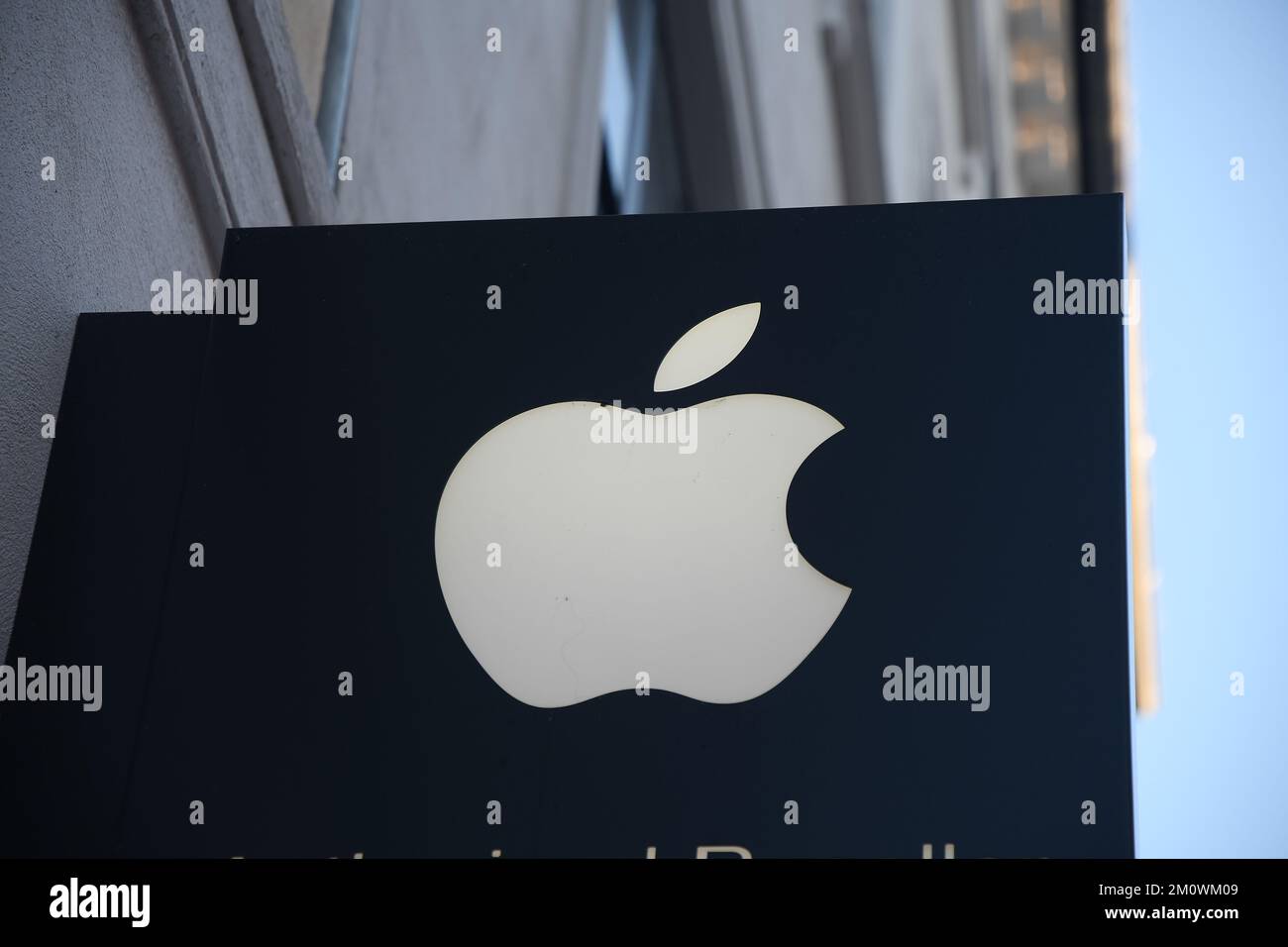 Copenhagen /Denmmark/08 December 2022/.apple iphone 1½4pro masin store ...