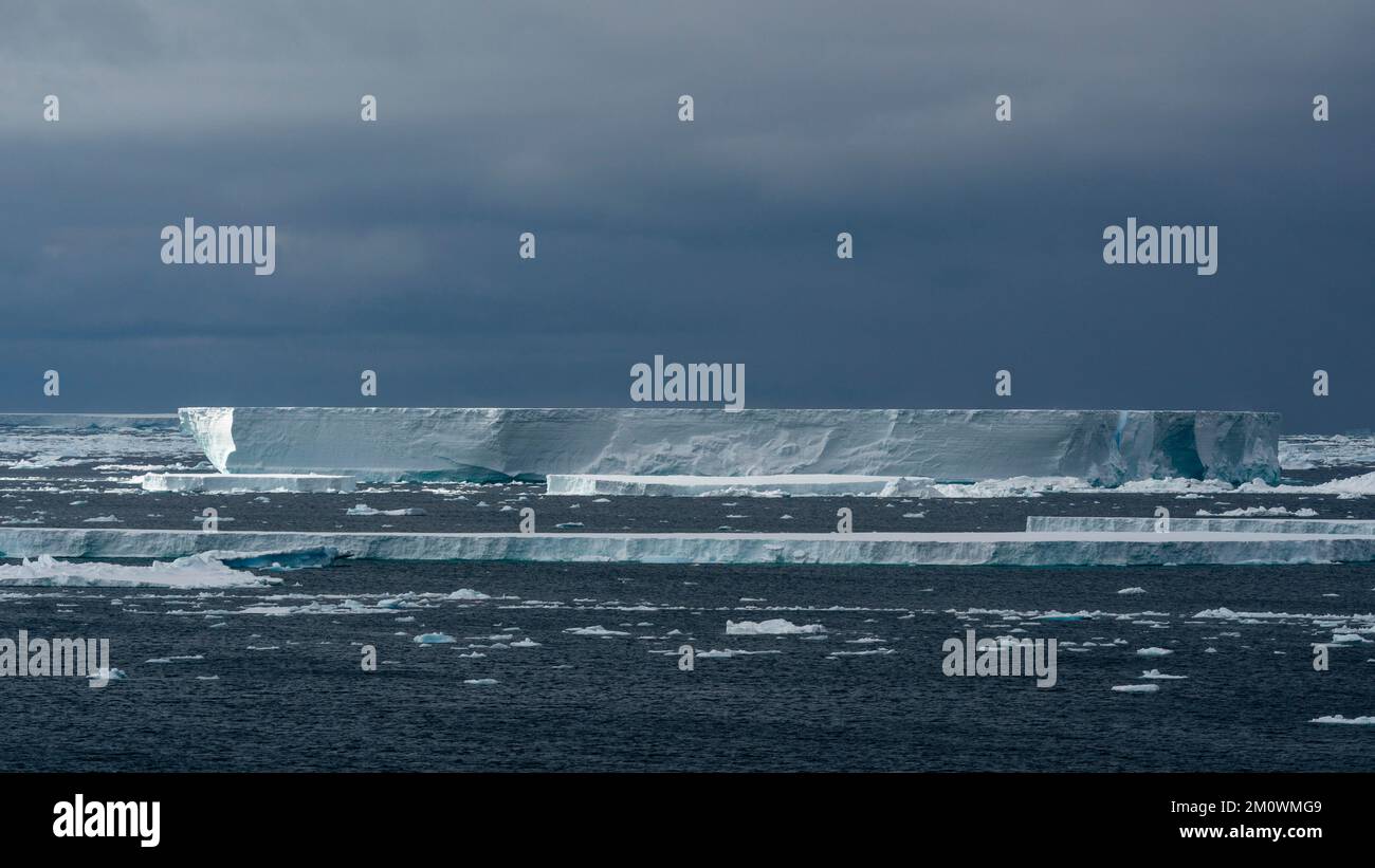 Larsen c iceberg hi-res stock photography and images - Alamy
