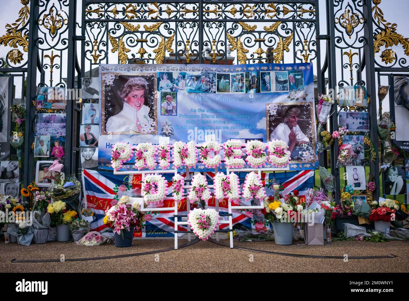 Princess Diana Memorial at Kensington Garden gates in London Stock ...