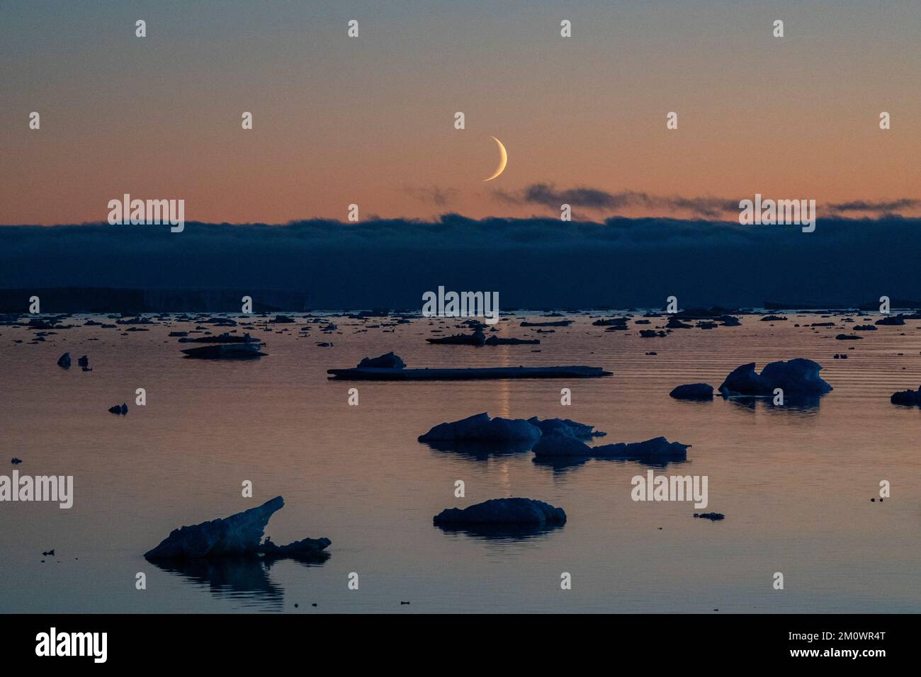 Moonrise in antarctica hi-res stock photography and images - Alamy