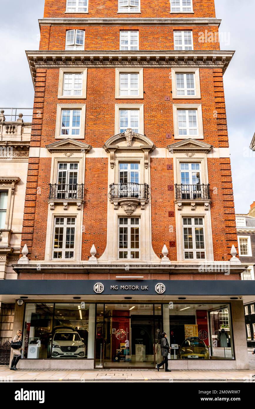 MG Motor Showroom, Piccadilly, London, UK Stock Photo - Alamy