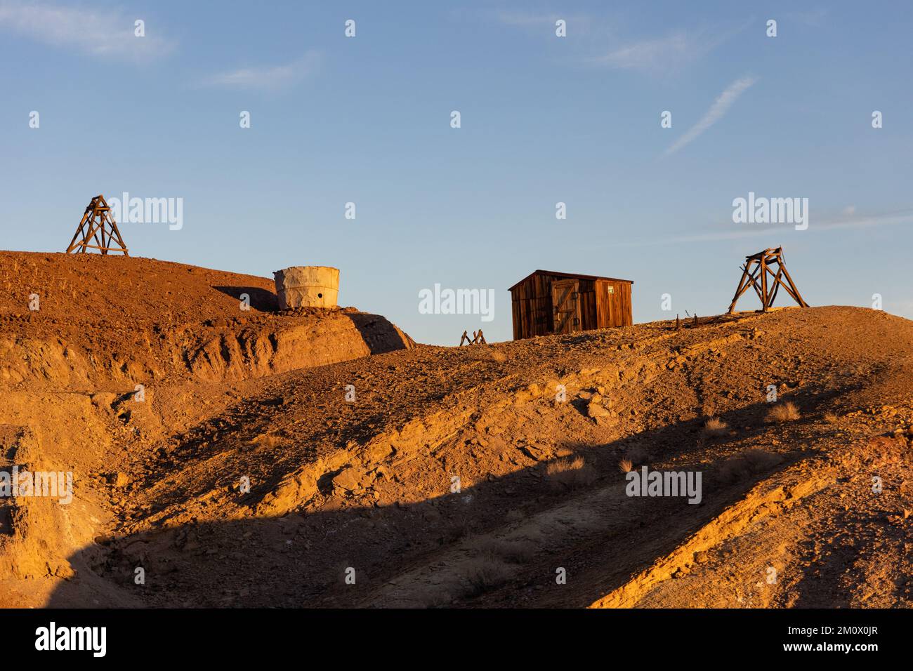 Old Calico mining town at sunset Stock Photo - Alamy