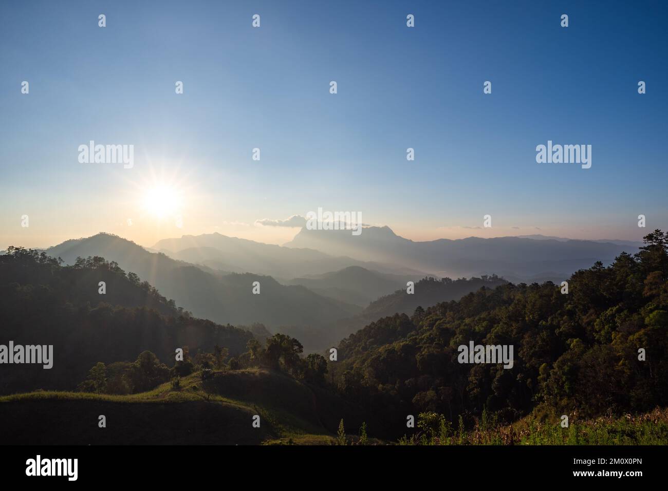 Sunrise over mountain range, Hadubi viewpoint, Chiang Mai, Thailand ...