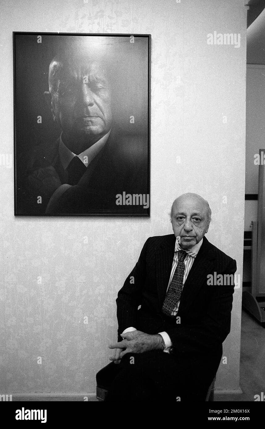 Karsh chateau laurier hi-res stock photography and images - Alamy