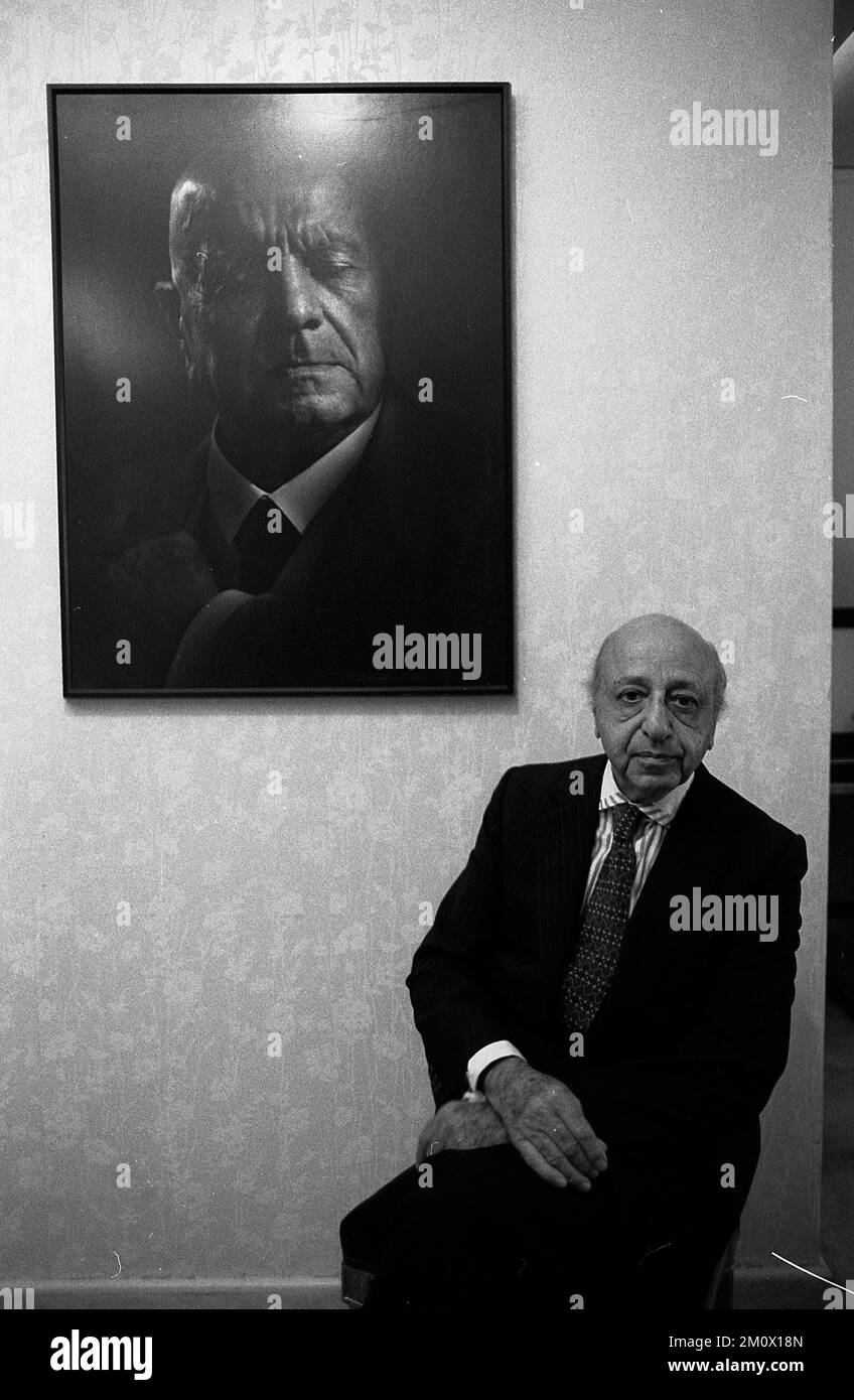 Yousuf Karsh, Armenian-Canadian portrait photographer, at his Chateau ...