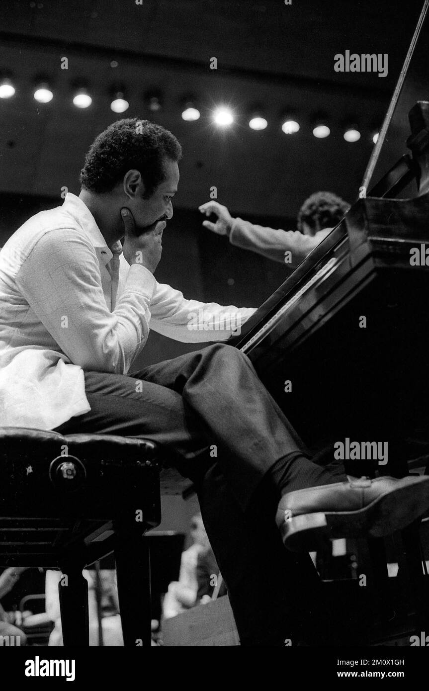 André Watts, American classical pianist, rehearses with the New York ...